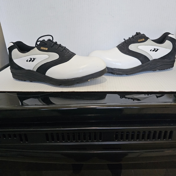 Masters | Shoes | Vintage Masters Mens Golf Shoes Metal Spikes Sz 265 ...